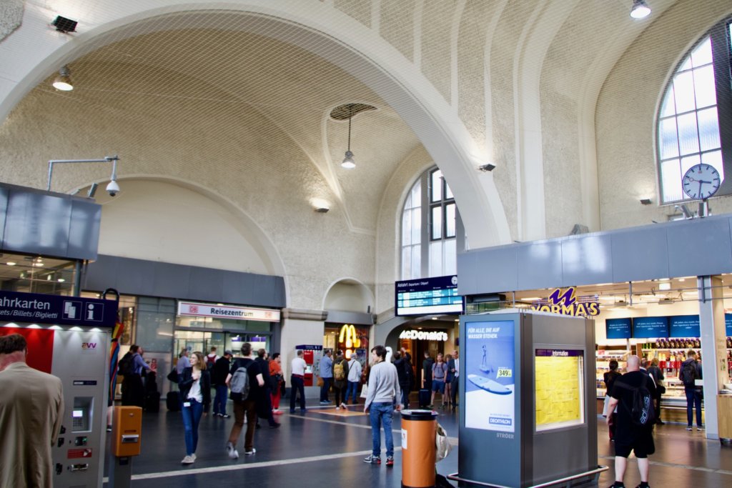 Hauptbahnhof Aachen - Aachen schöne Altstadt